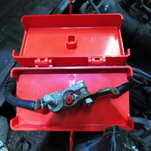 Battery Terminal Lockout Device | Reece Safety