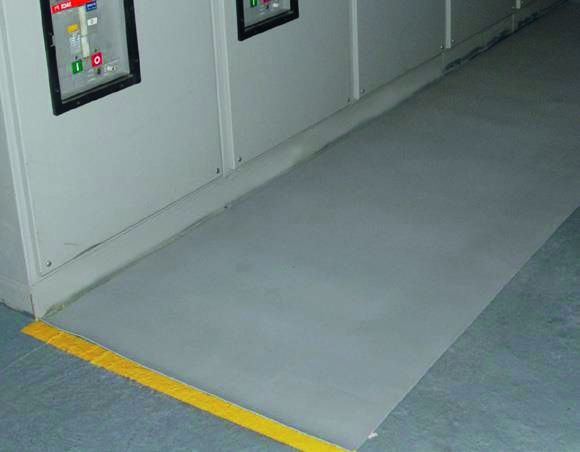 IEC61111 Class 1 7,500V Matting 1000mm x 2.2mm | Reece Safety